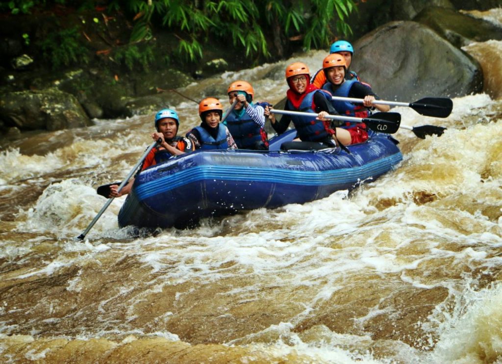 Rafting Safety di Caldera River Resort - Putrinyanormal.com