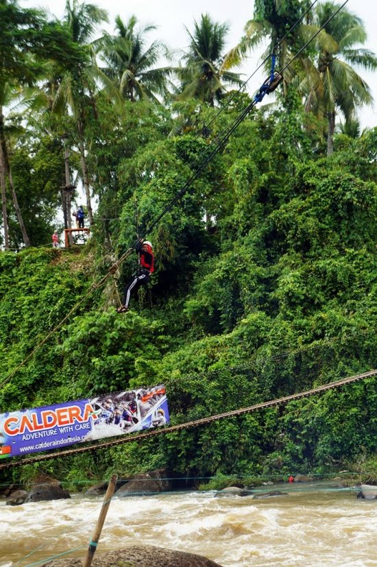Rafting Safety di Caldera River Resort - Putrinyanormal.com